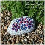 River Rock Mosaic Garden Rock Art – glassic touch